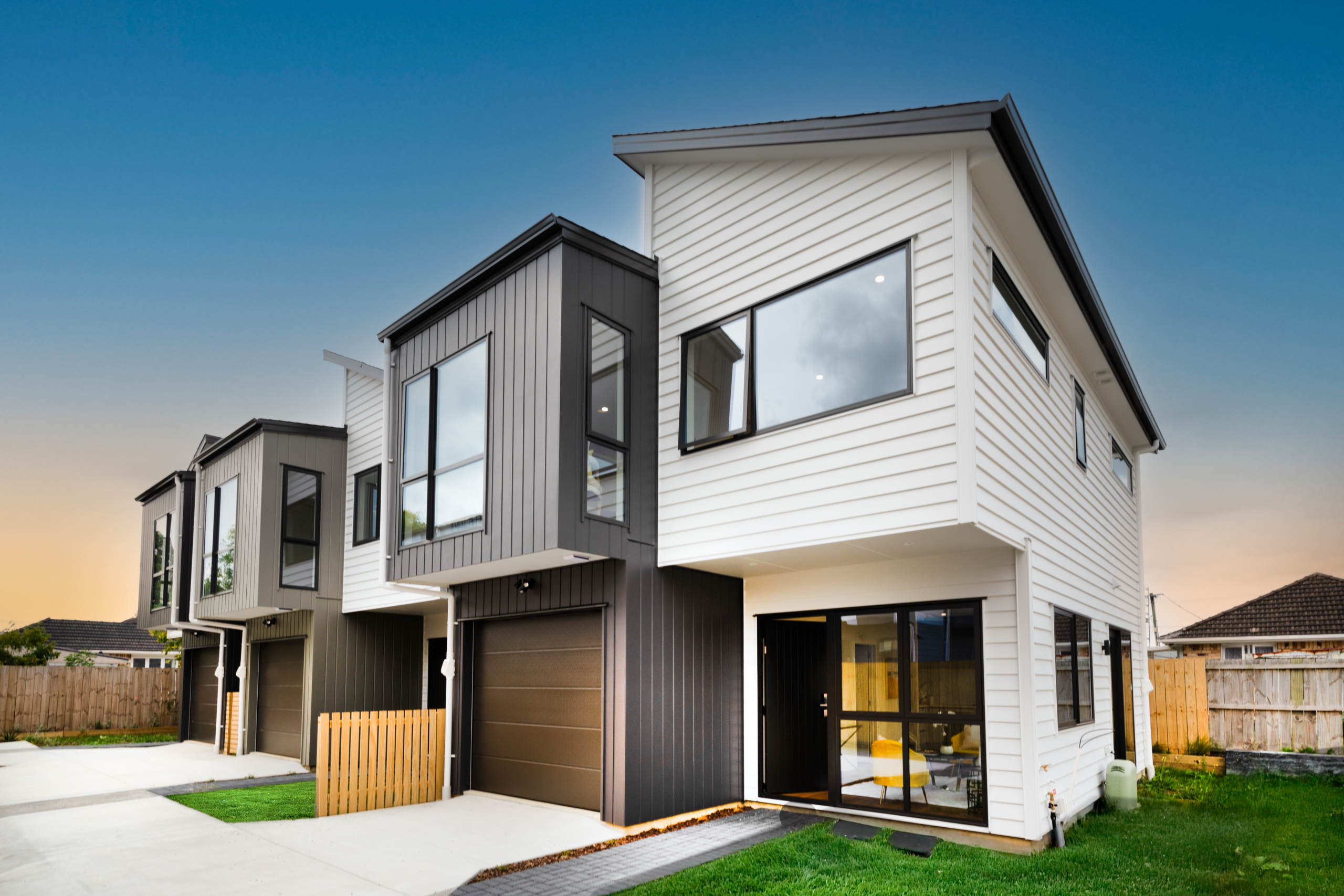Standalone end unit with extra Parking spaces – Real Estate Listings